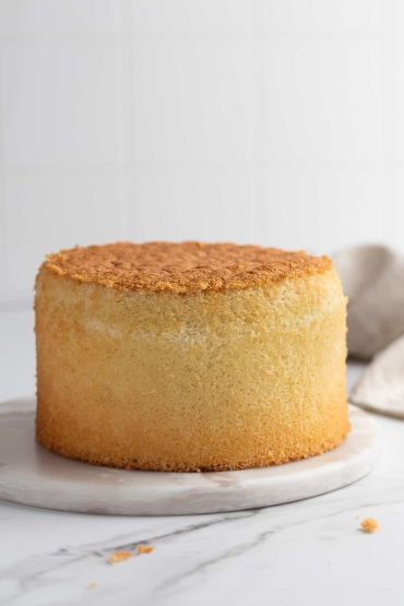 Eggless Sponge Cake Variations, Substitutes, Pairings, Tips